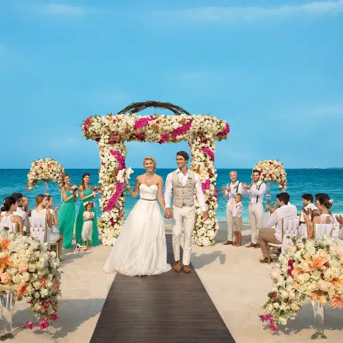 Bodas en el mar en Playa Mujeres - Escenario perfecto